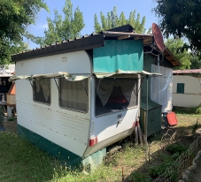 Roulotte stanziale con casetta e gazebo 