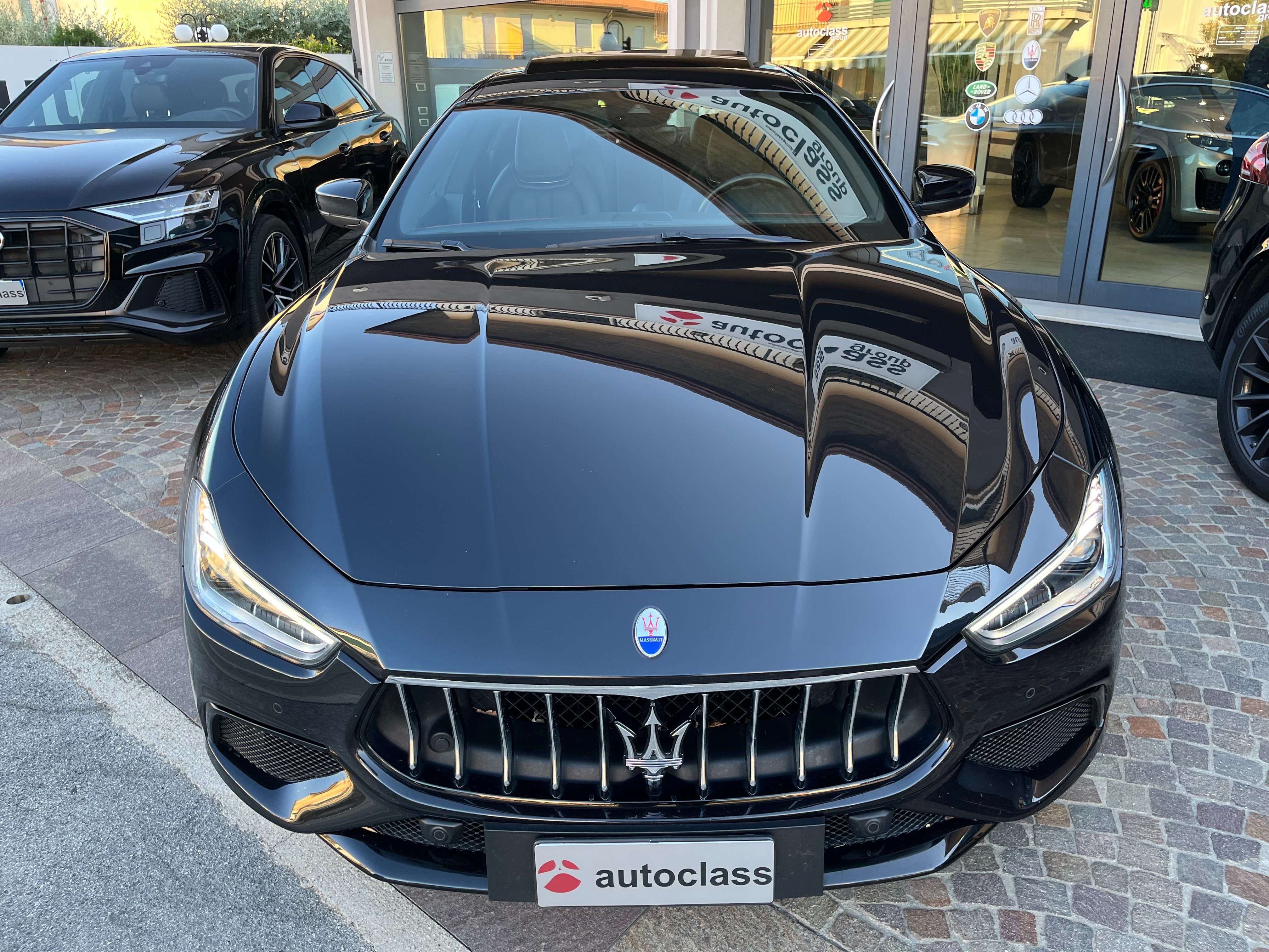 Maserati GhibliV6 Diesel 275 CV Gransport-Ttetto-LED-NAZIONALE !