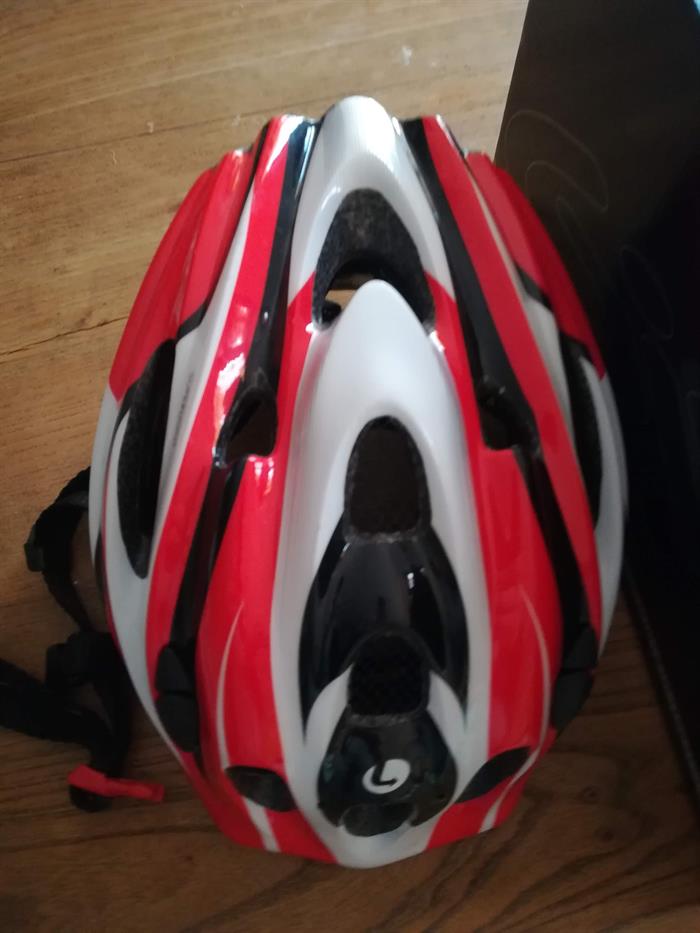 CASCO DA BICI E OCCHIALI