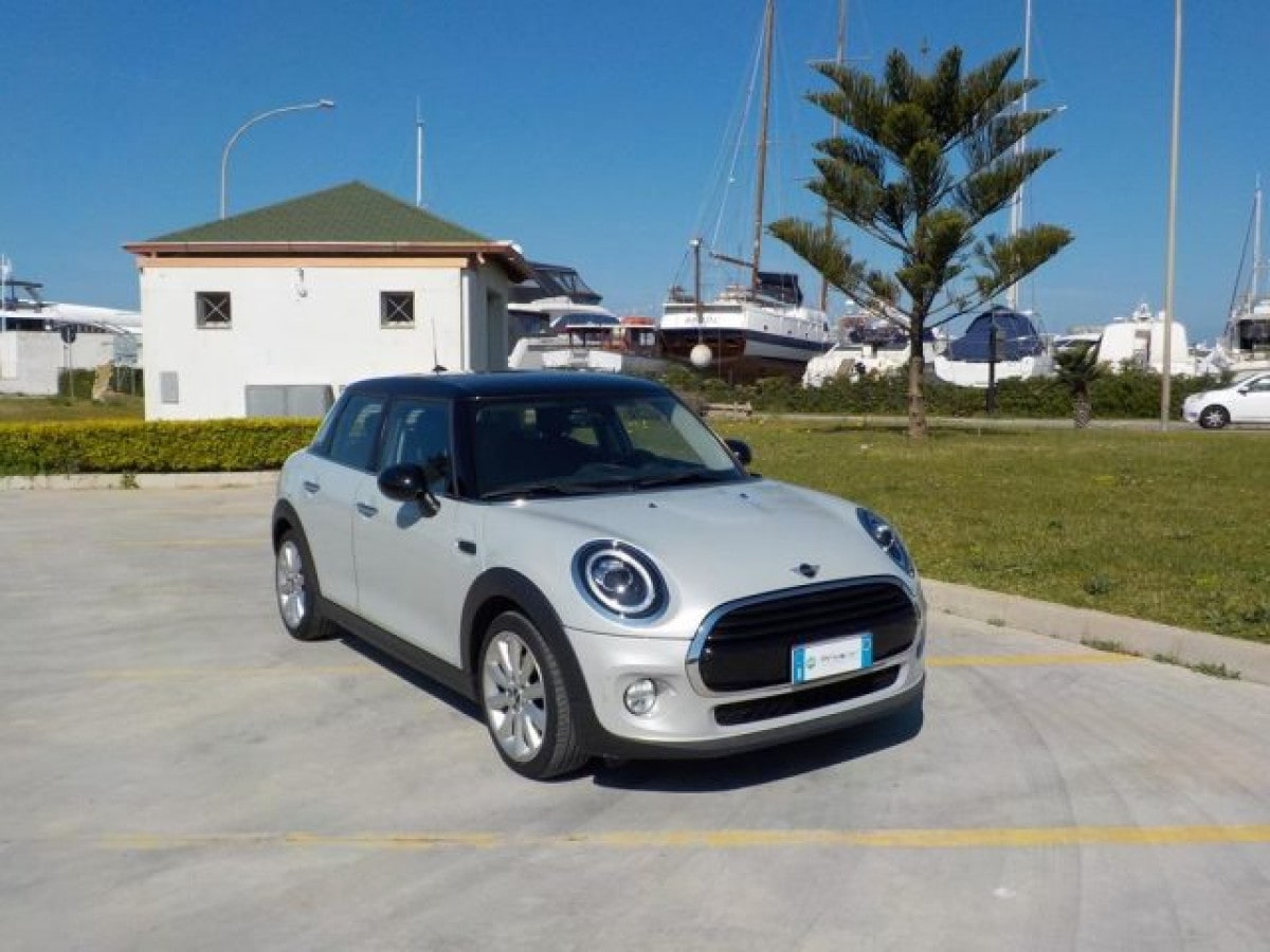 MINI Mini 5 porte (F55) Mini 1.5 Cooper D Business 5 porte