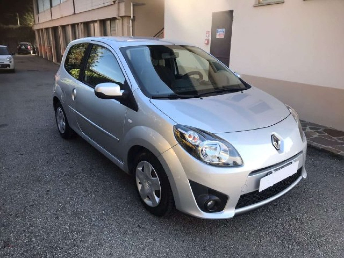 RENAULT Twingo 2ª serie Twingo 1.2 lev Dynamique CL 75cv NEOPATENTATI