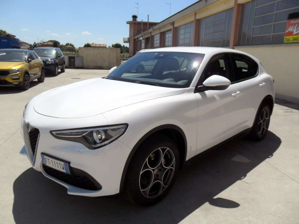 Alfa Romeo StelvioStelvio 2.2 Turbodiesel 210 CV AT8 Q4 SUPER