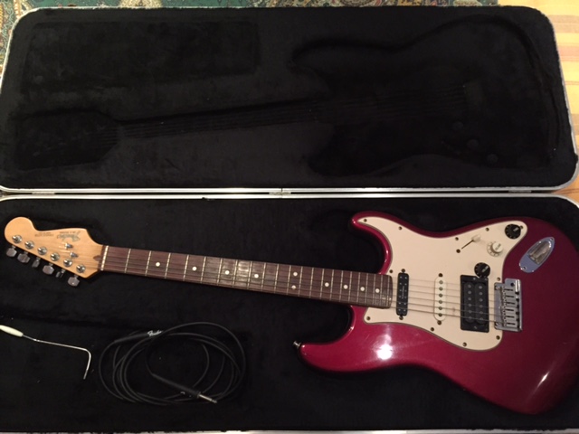 FENDER STRATOCASTER USA + MARSHALL VALVESTATE VS 265 + EFFETTI VENDO