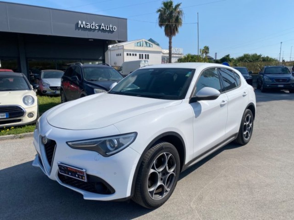 ALFA ROMEO Stelvio Stelvio 2.2 Turbodiesel 180 CV AT8 Q4 Executive