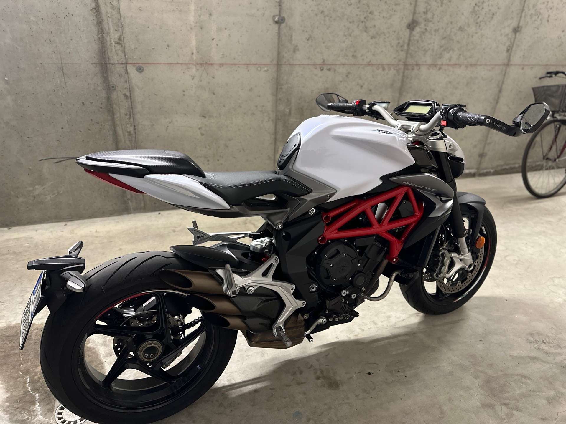 MV Agusta Brutale 800