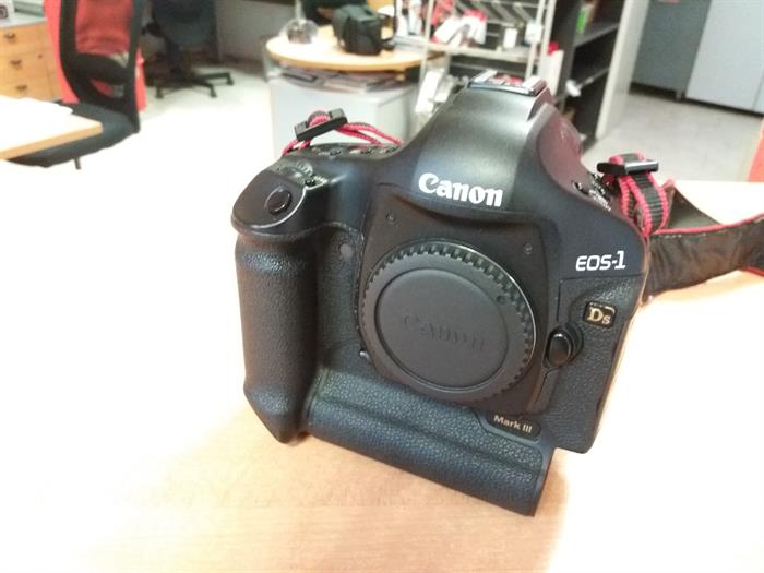 CANON EOS 1DS MARK III