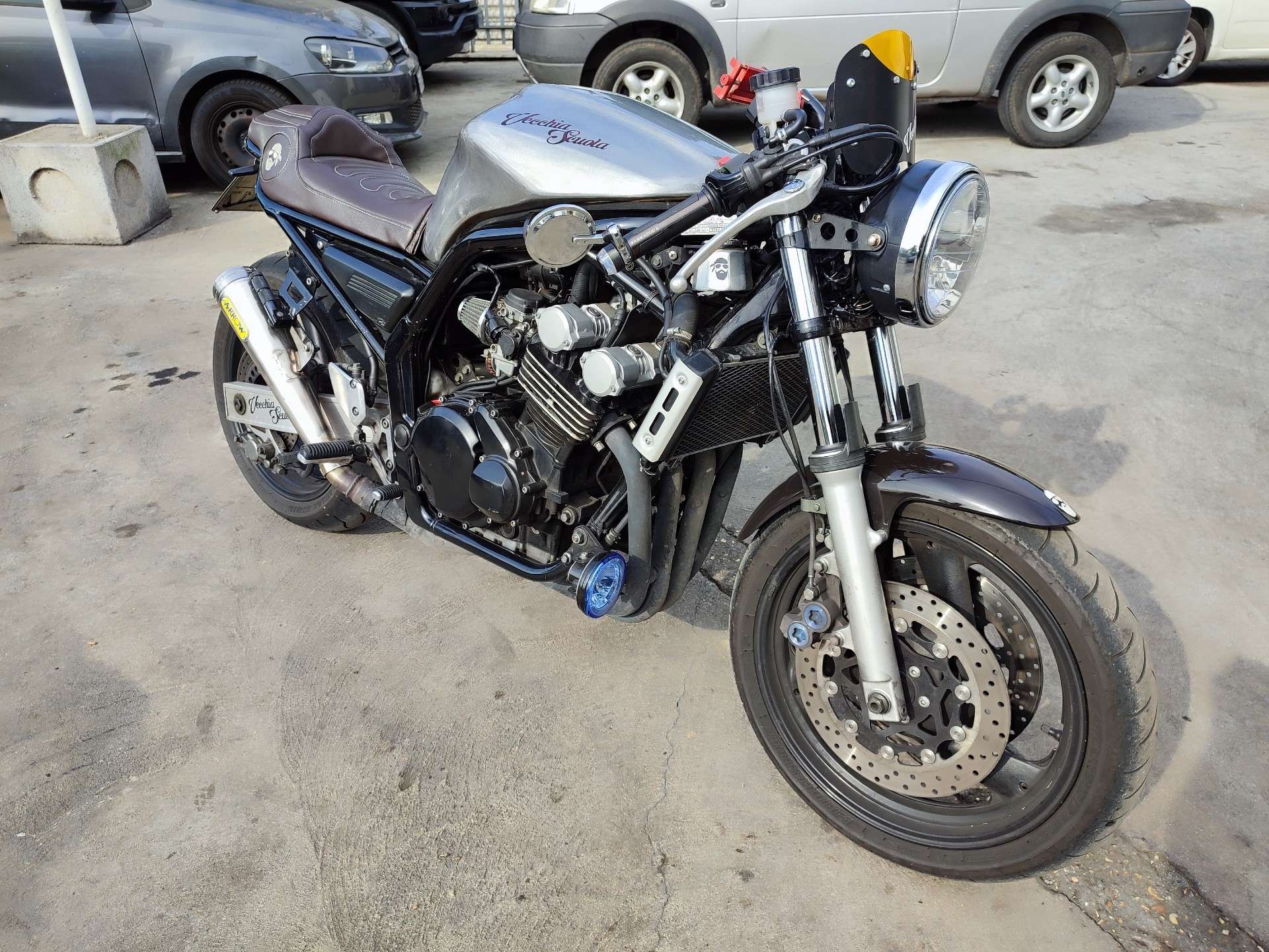 Yamaha cafè Racer su Yamaha FZ6