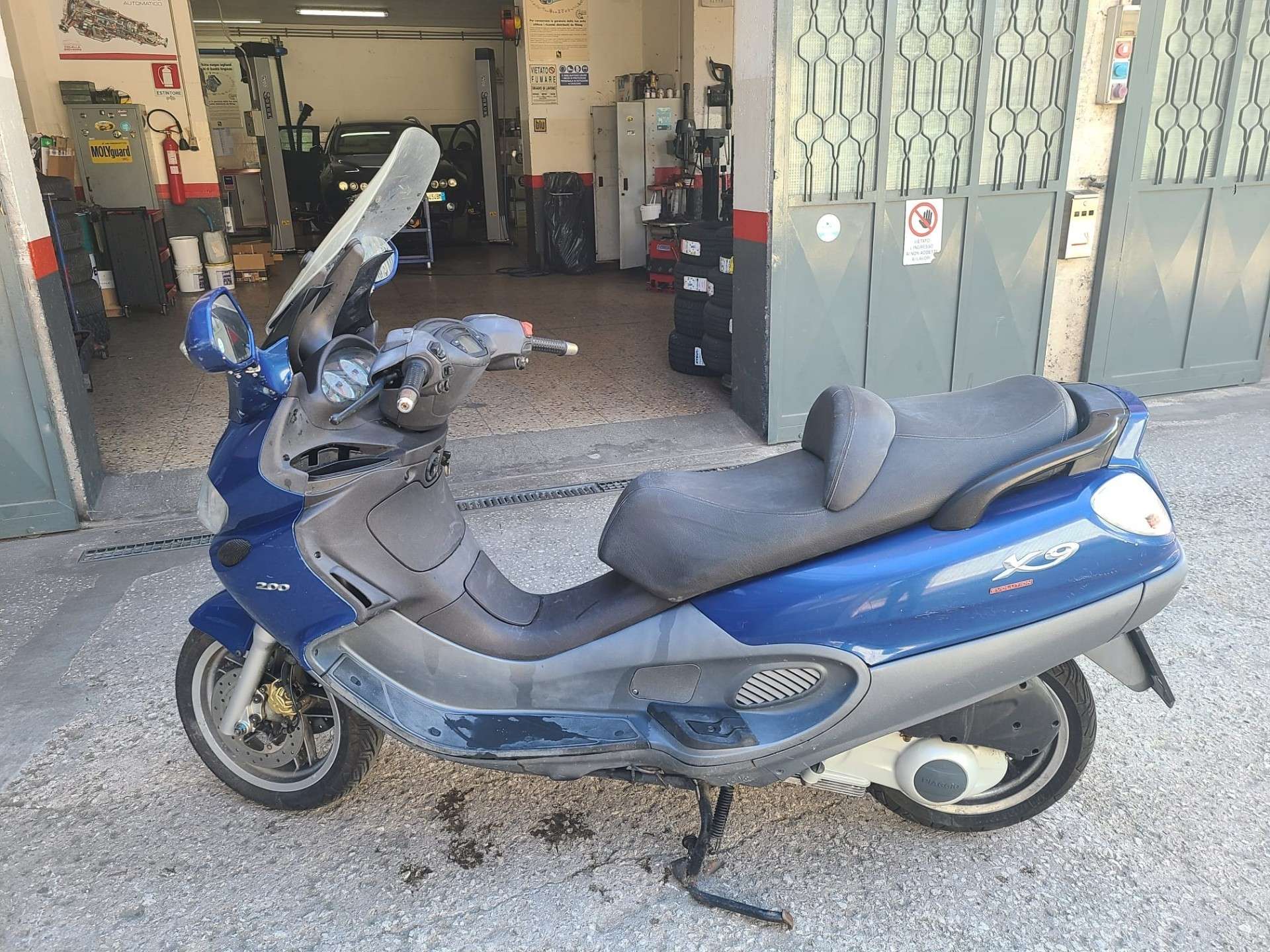 Piaggio X 9