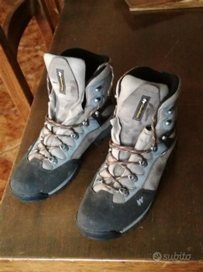 SCARPONI TREKKING QUECHUA N.44,5