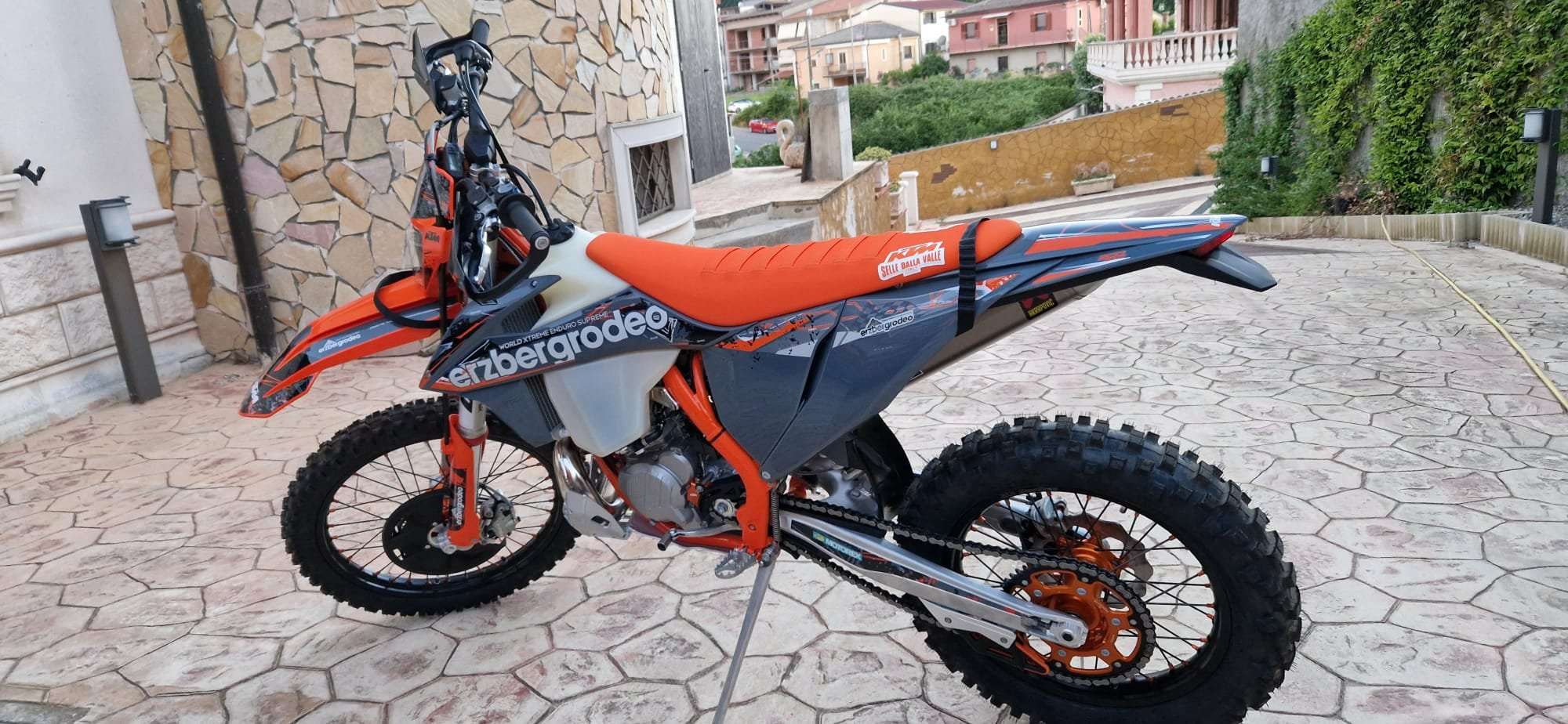 KTM 300 EXCErzbergrodeo 2023 + AKRAPOVIC