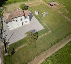 Villa Bifamiliare con giardino 5000 mq a Fidenza 