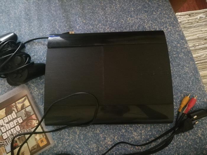 PLAYSTATION 3 CON 4 GIOCHI