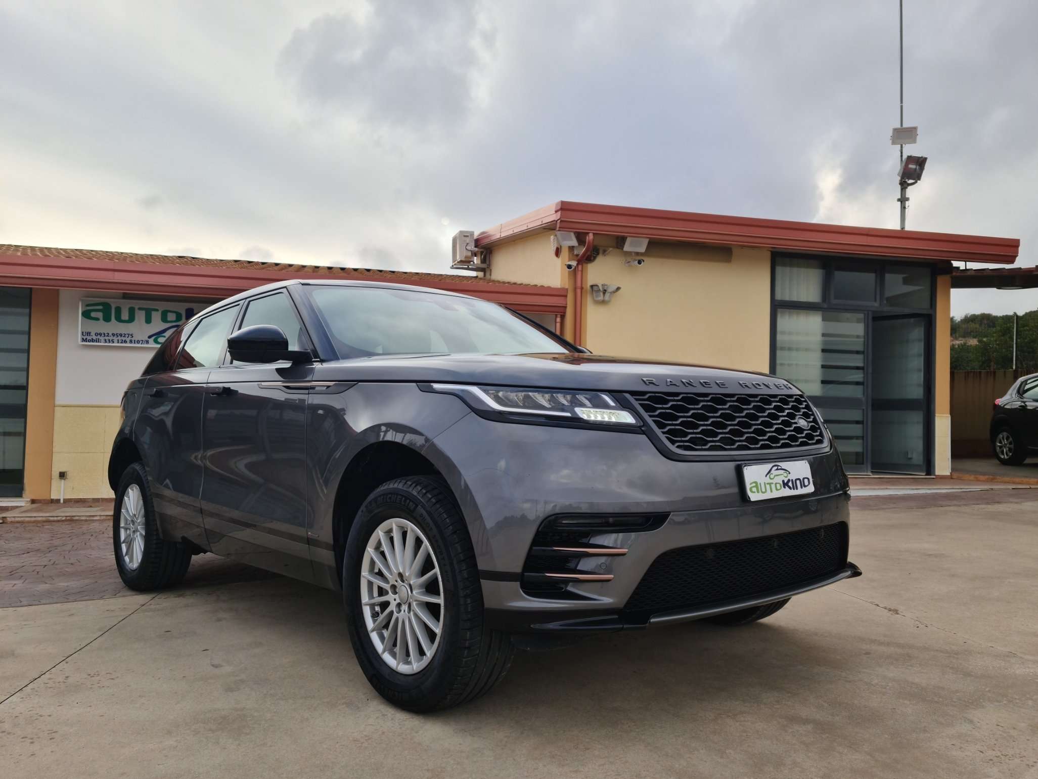 Land Rover Range Rover VelarVelar 2.0 i4 R-Dynamic 240cv auto