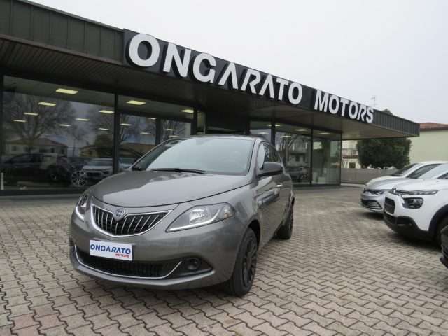 Lancia Ypsilon1.2 69 CV 5 porte GPL Silver