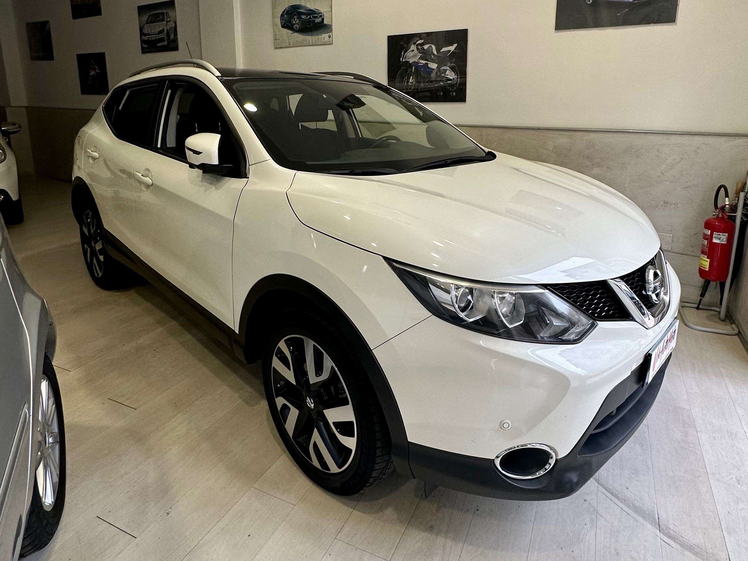 Nissan QashqaiQashqai 1.5 dci Tekna 360º 110cv E6B FULL!