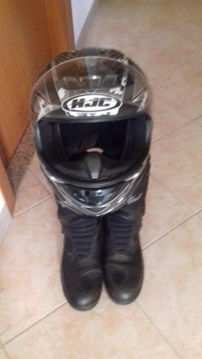 ABBIGLIAMENTO MOTO