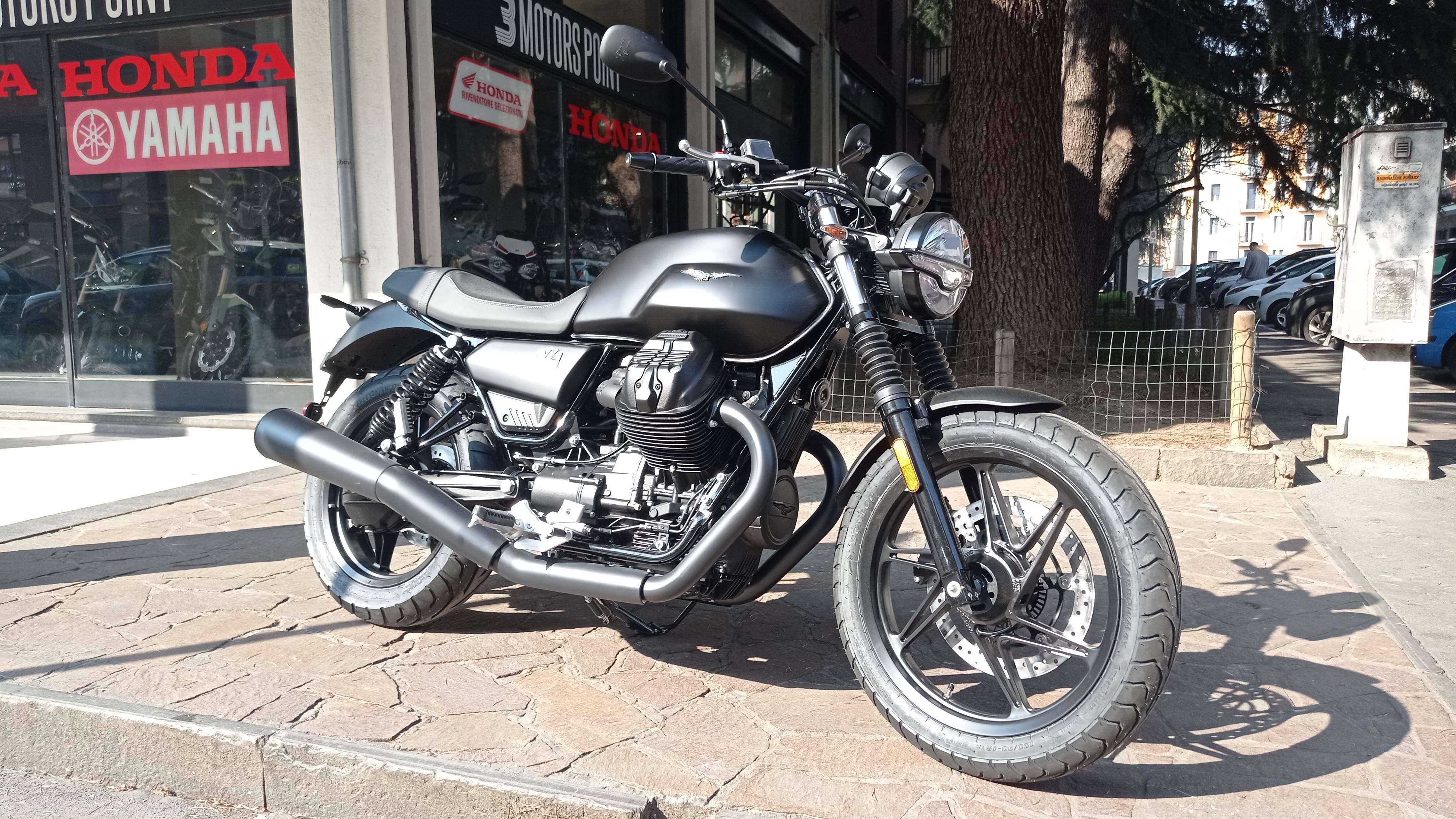 Moto Guzzi V 7STONE