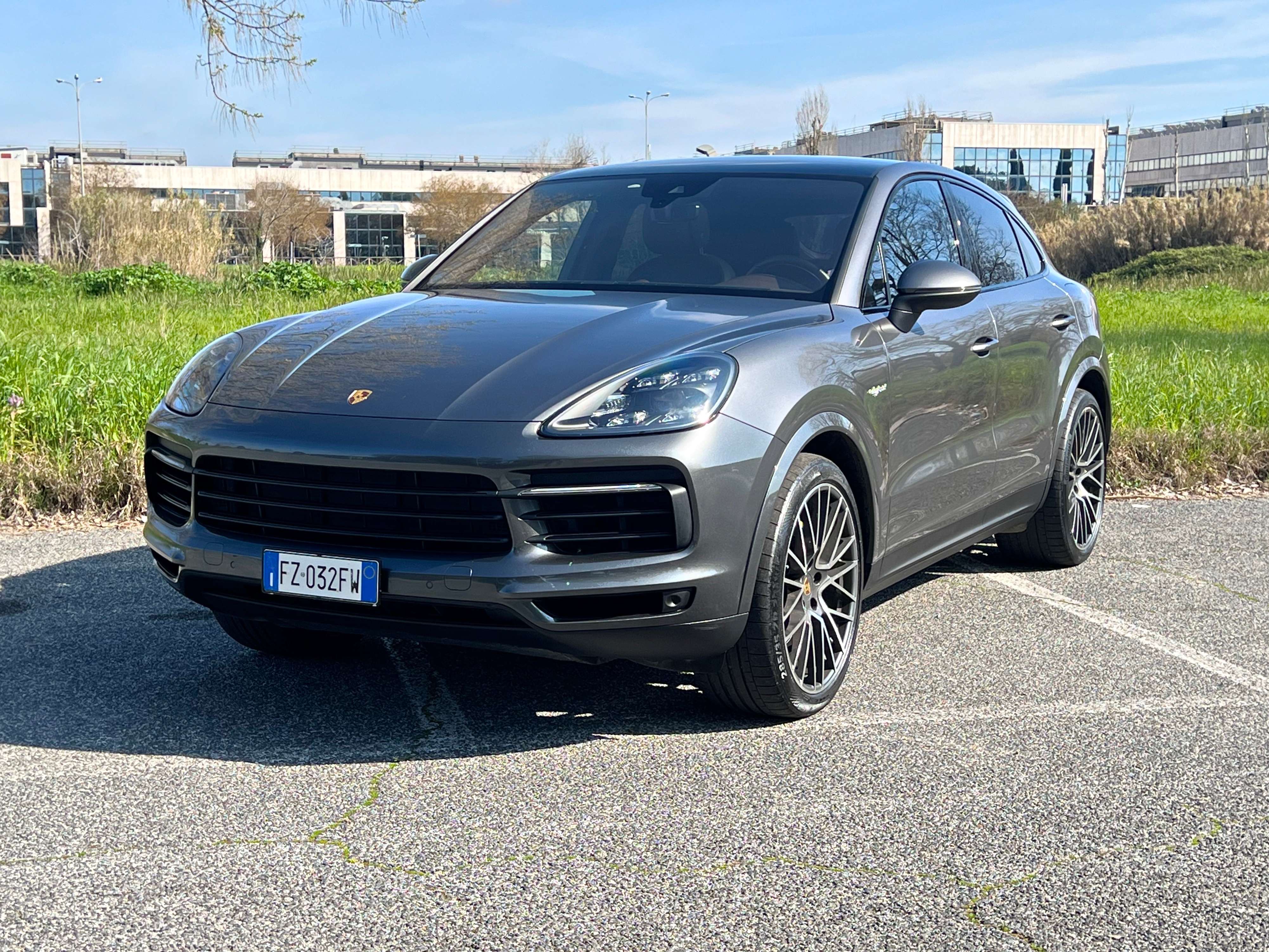 Porsche Cayenne3.0 e-hybrid tiptronic