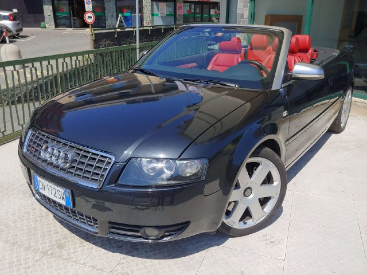 AUDI S4 Cabrio 4.2 V8 quattro tiptronic