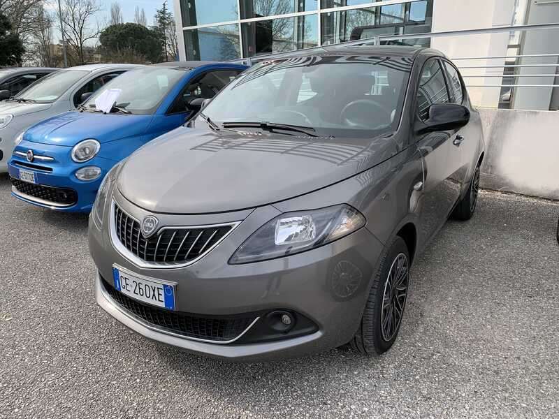 Lancia YpsilonYpsilon 1.0 firefly hybrid Gold s&s 70cv