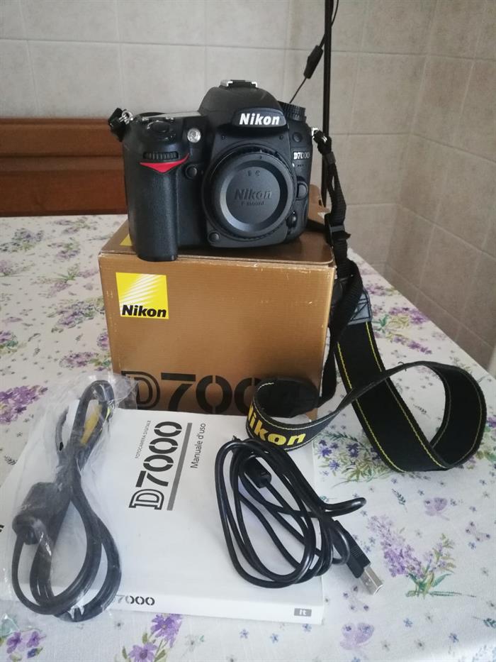 NIKON D7000