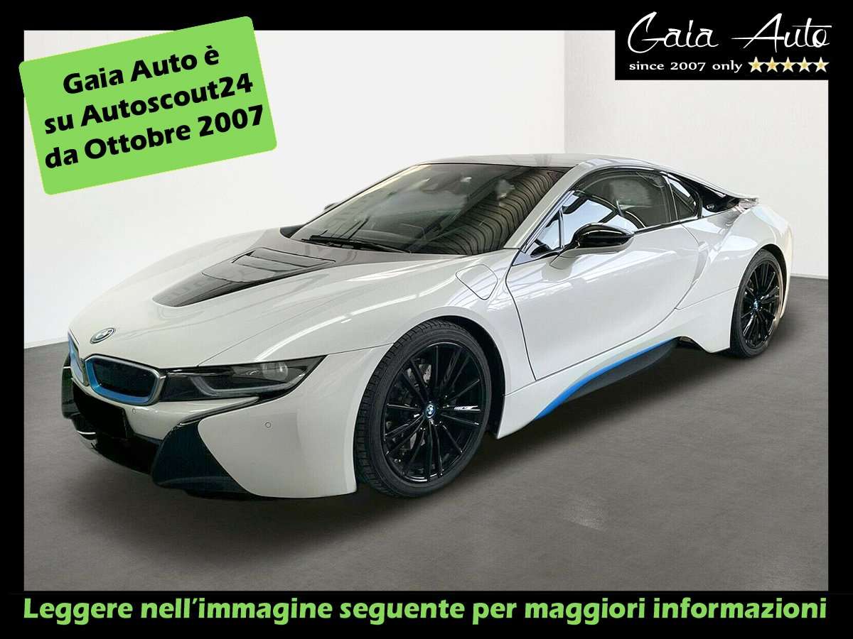 BMW i8Coupé o Roadster (diverse disponibilità)