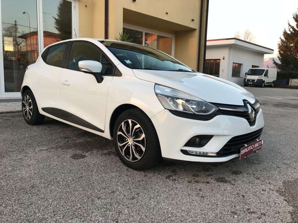 Renault ClioNAVI-MULTIMEDIA-NEOPATENTATI- 24 MESI GARANZIA