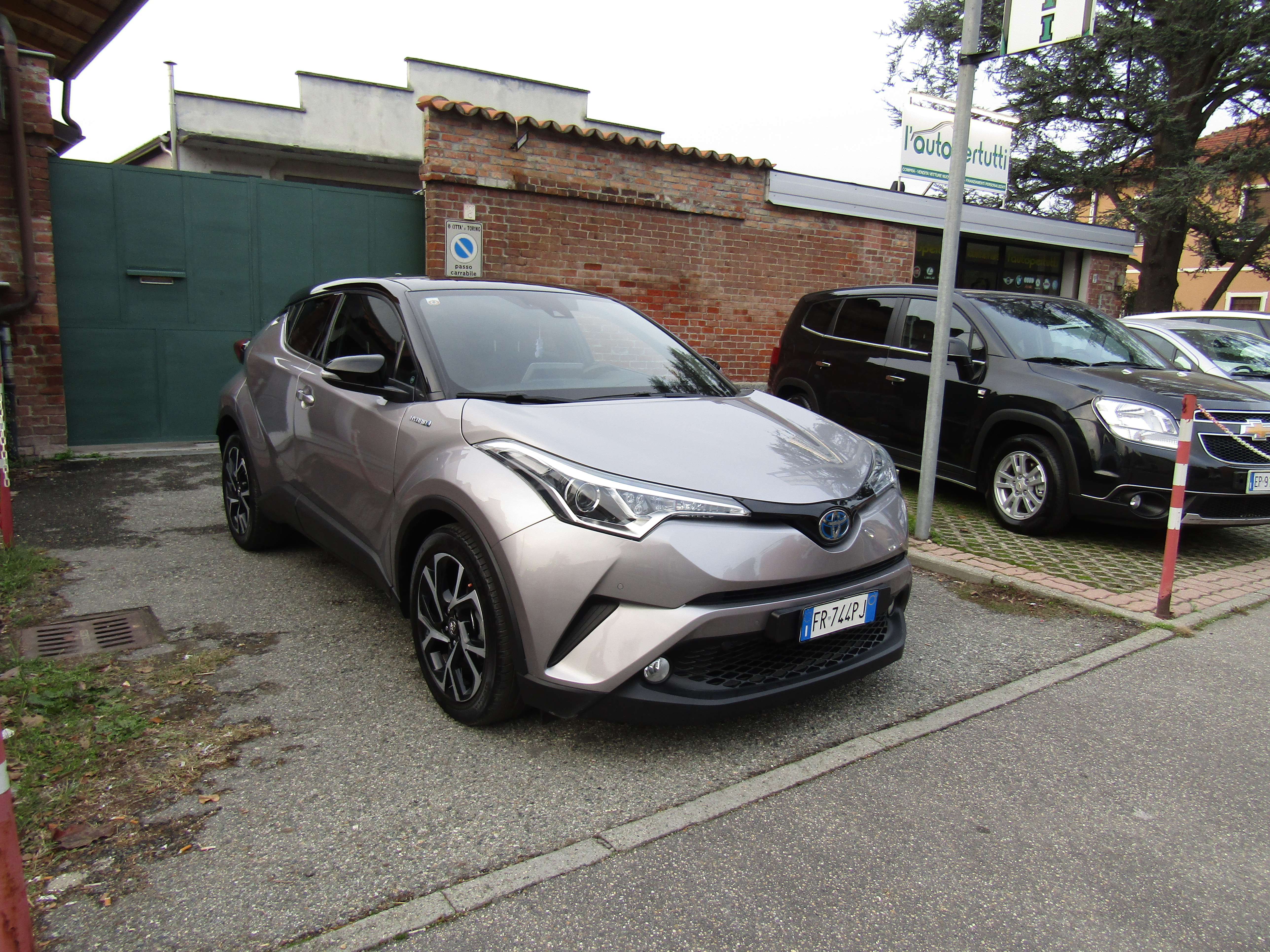 Toyota C-HR1.8 135CV Hybrid "49.000 km" Navi, Clima autom.