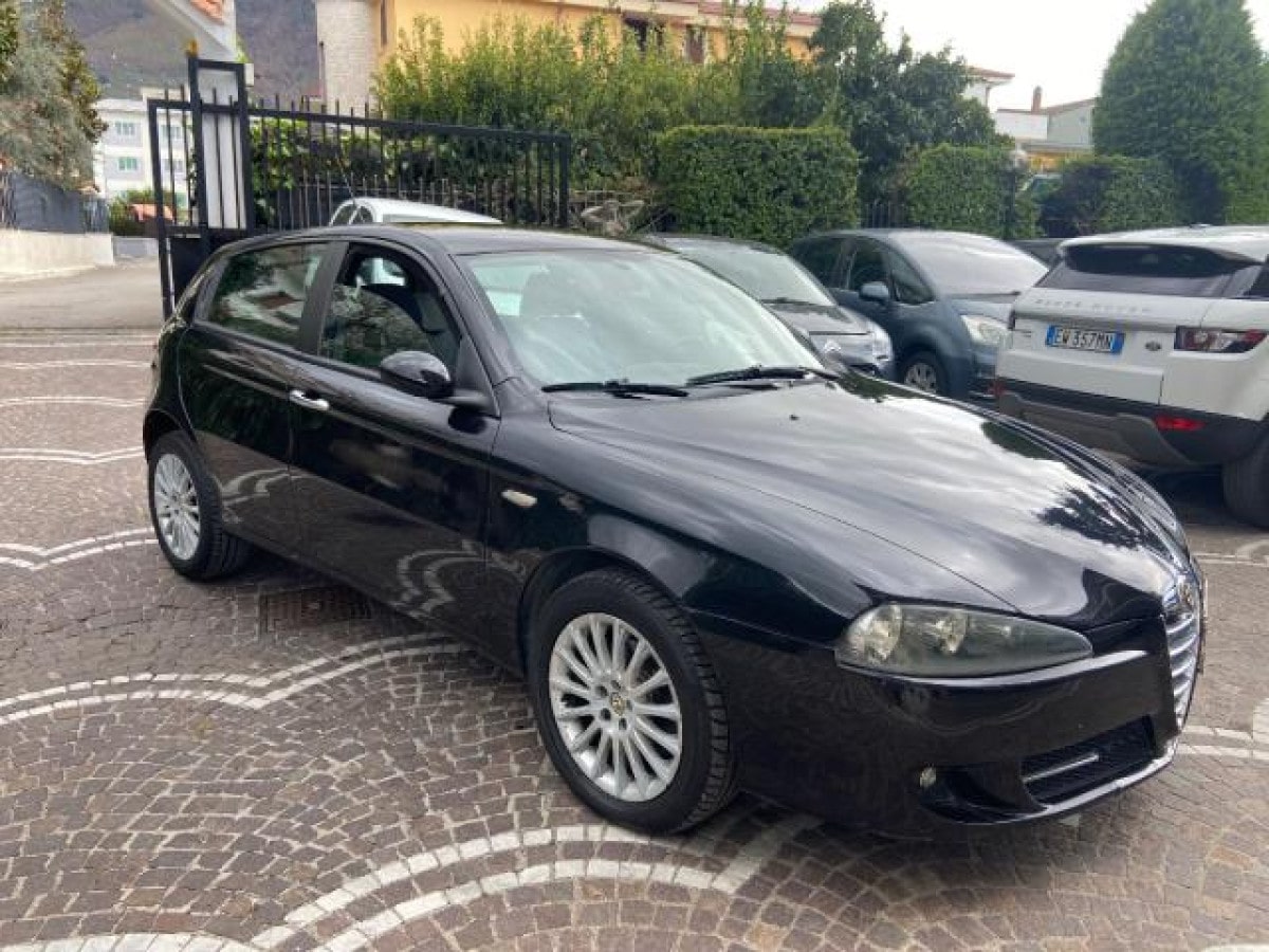 ALFA ROMEO 147 2ª serie 147 1.6 16V TS 5 porte Distinctive