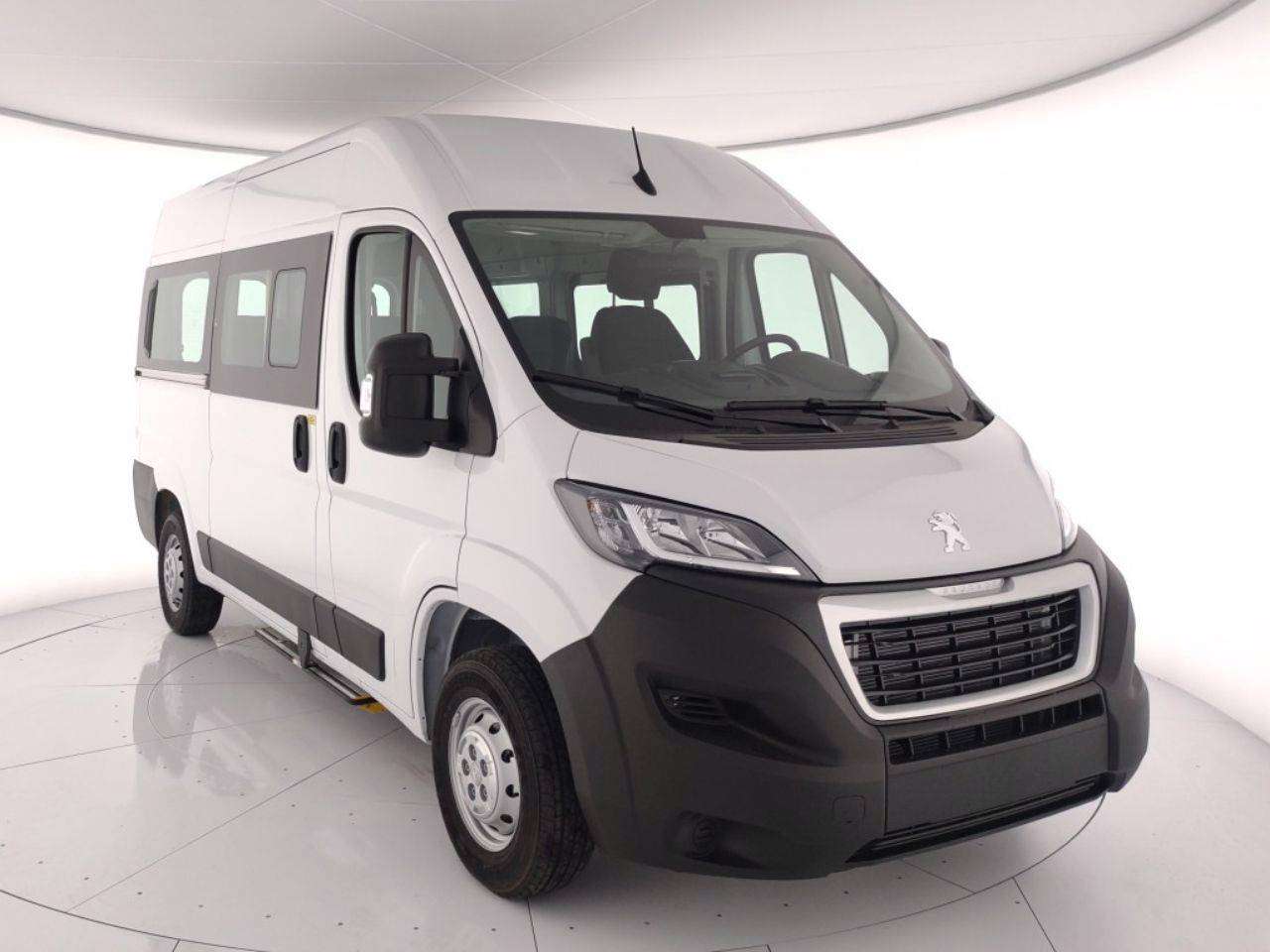 Peugeot Boxer335 2.2 bluehdi 140cv S&S L2H2 vetrato 9 POSTI