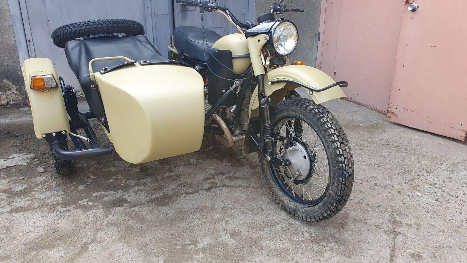 Ural Retro8103