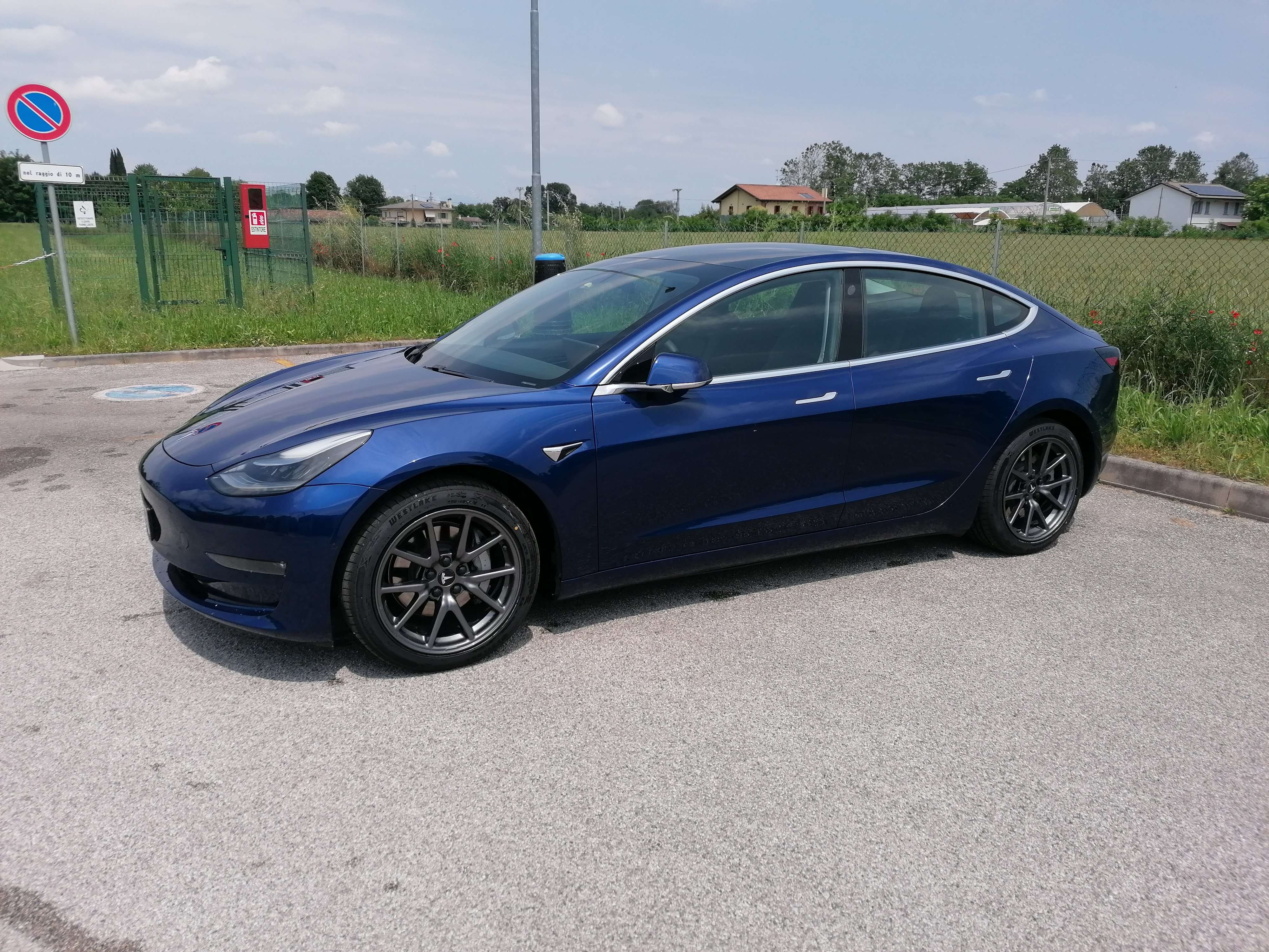 Tesla Model 3Model 3 Long Range Dual Motor awd