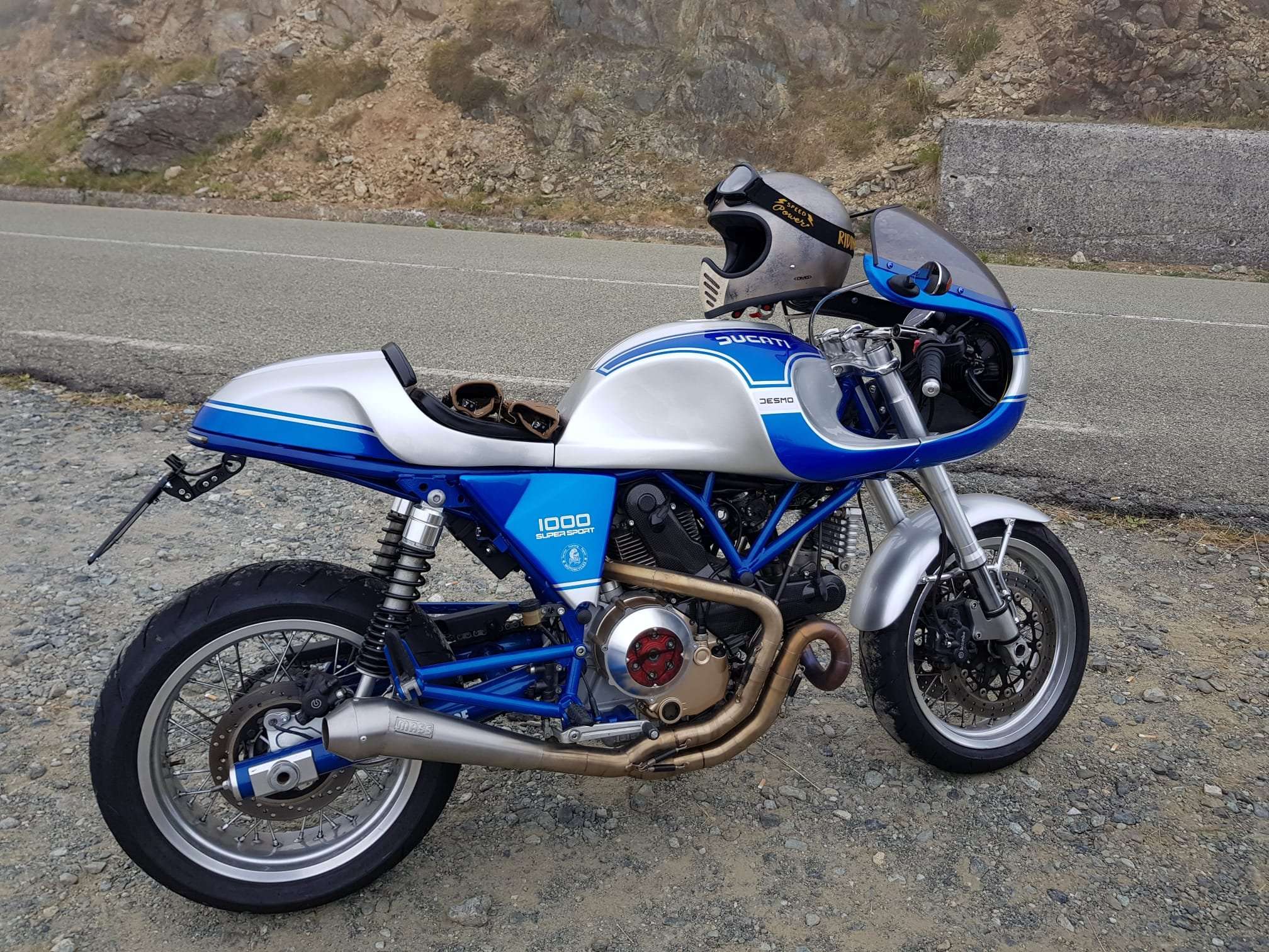 Ducati 1000 GT