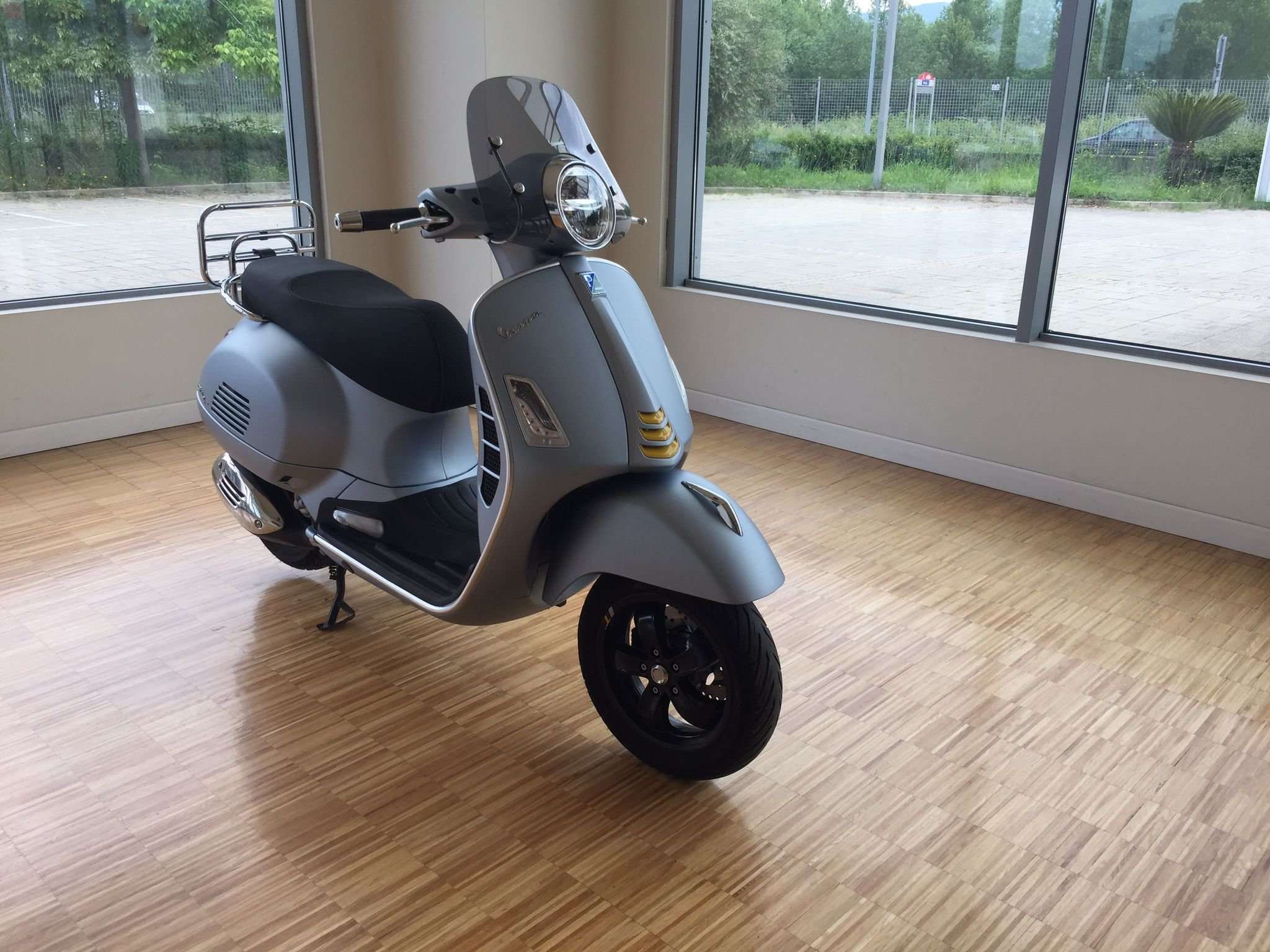 Vespa GTS Super Tech 300