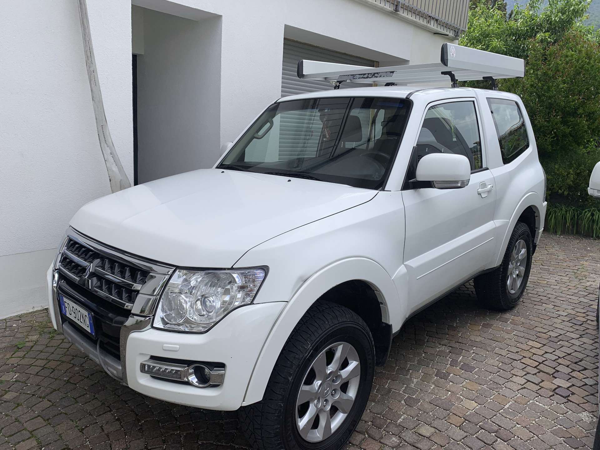 Mitsubishi Pajero3.2 DI-D 16V aut. 3p. Invite DPF