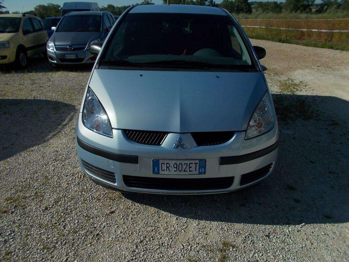 Mitsubishi Colt1.1 12V 5p. Invite