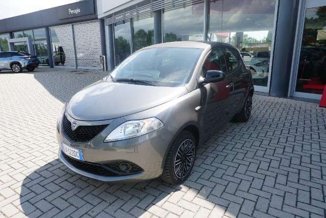 Lancia Ypsilon1.2 69 CV 5p. GPL Ecochic Black and Noir