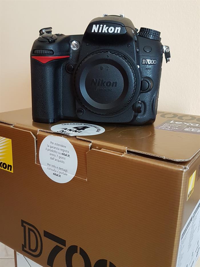 NIKON D7000 BODY