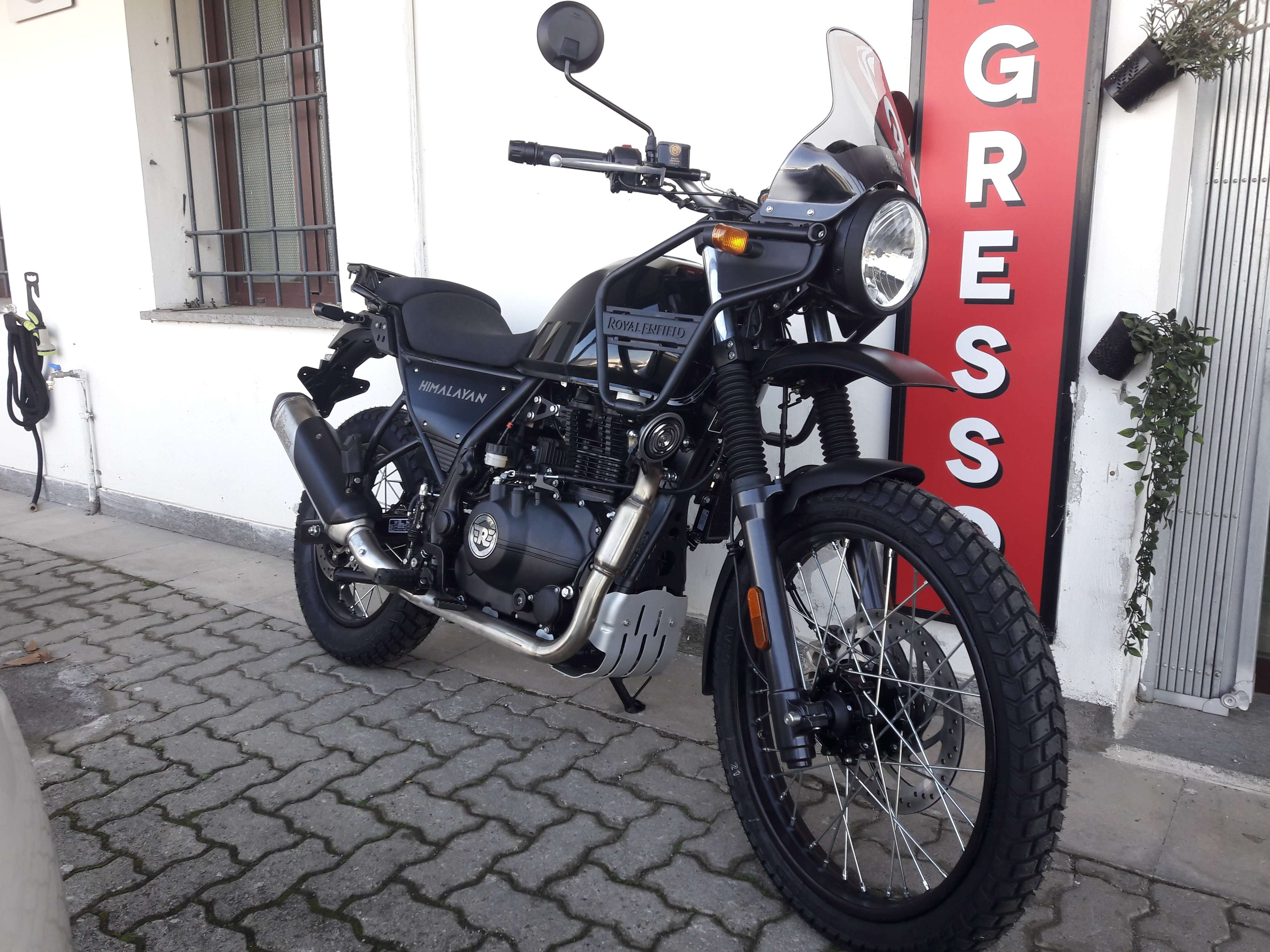 Royal Enfield HimalayanRoyal Enfield  Himalayan 410 Abs Euro5