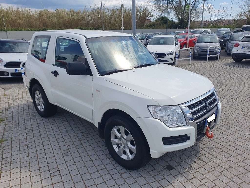 Mitsubishi Pajero3.2 DI-D 16V aut. 3p. Intense DPF LEGGI NOTE