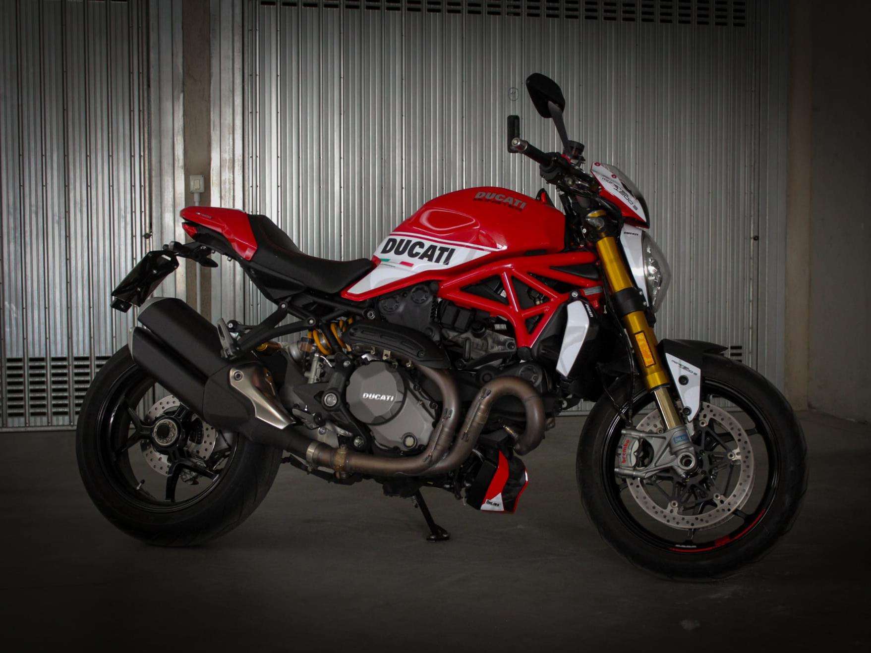 Ducati Monster 1200S