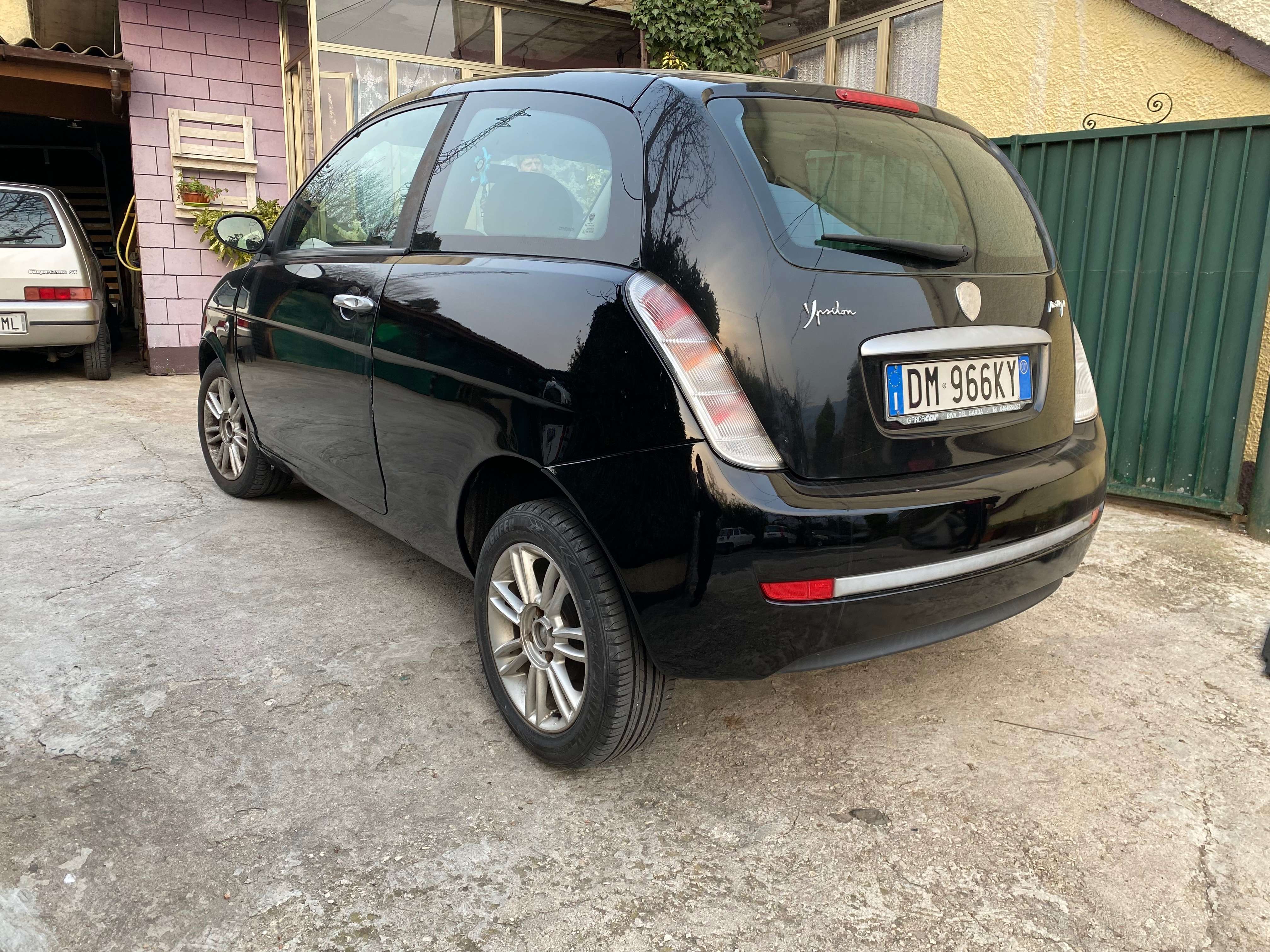 Lancia Ypsilon