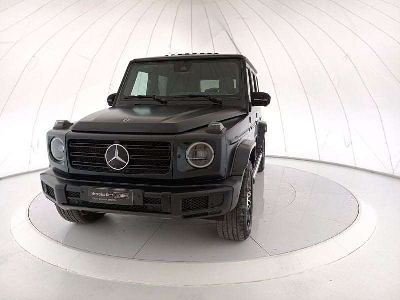 Mercedes-Benz G 63 AMG- W463 G 500 Premium Plus 422cv auto