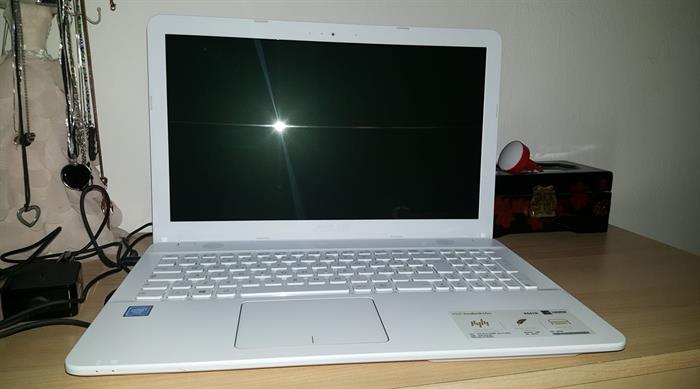 ASUS PC BIANCO