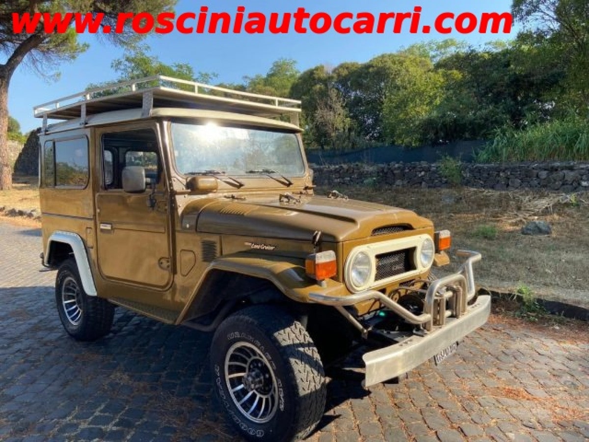 TOYOTA Land Cruiser BJ 40