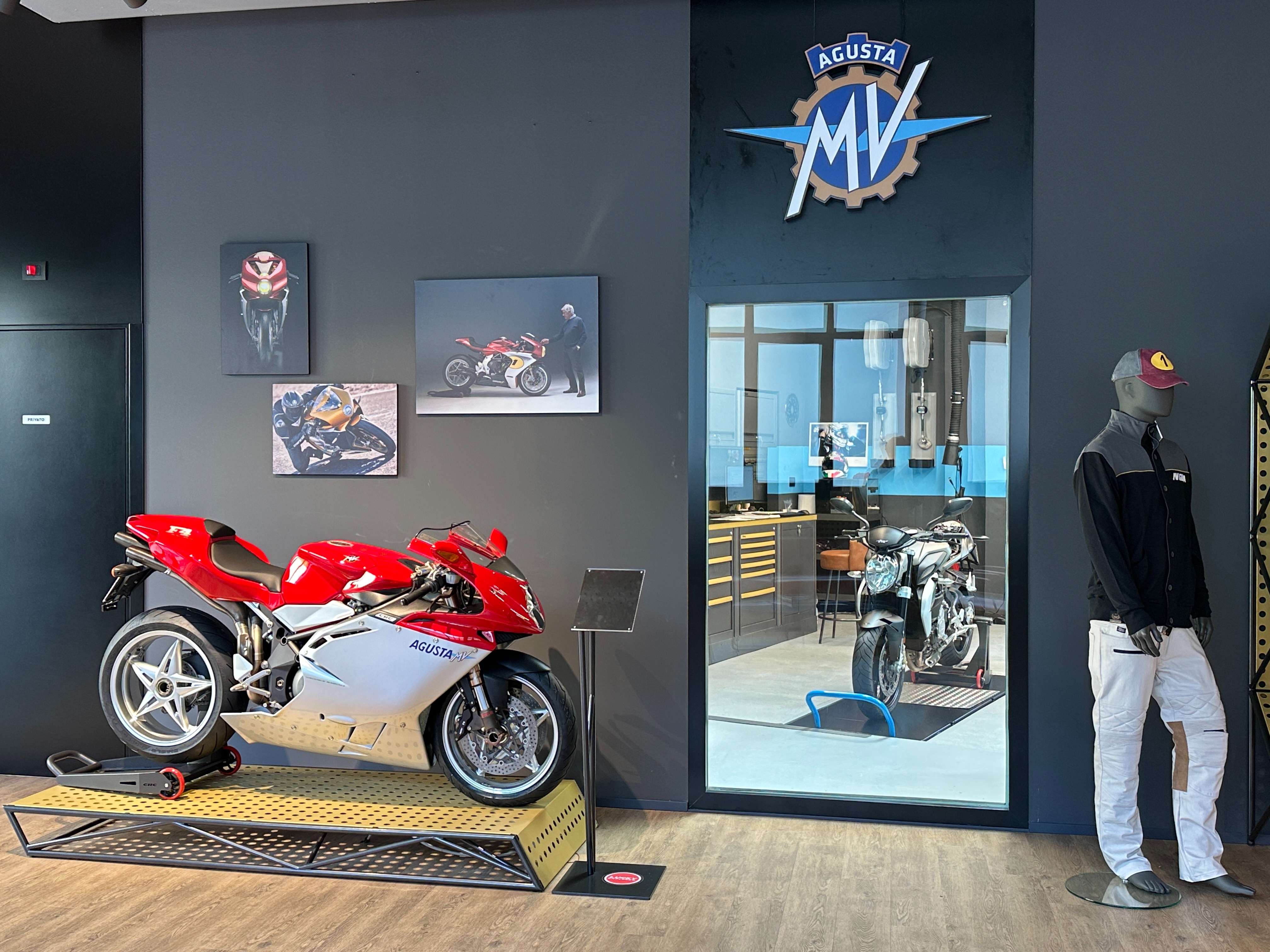 MV Agusta F4 750EVO 03