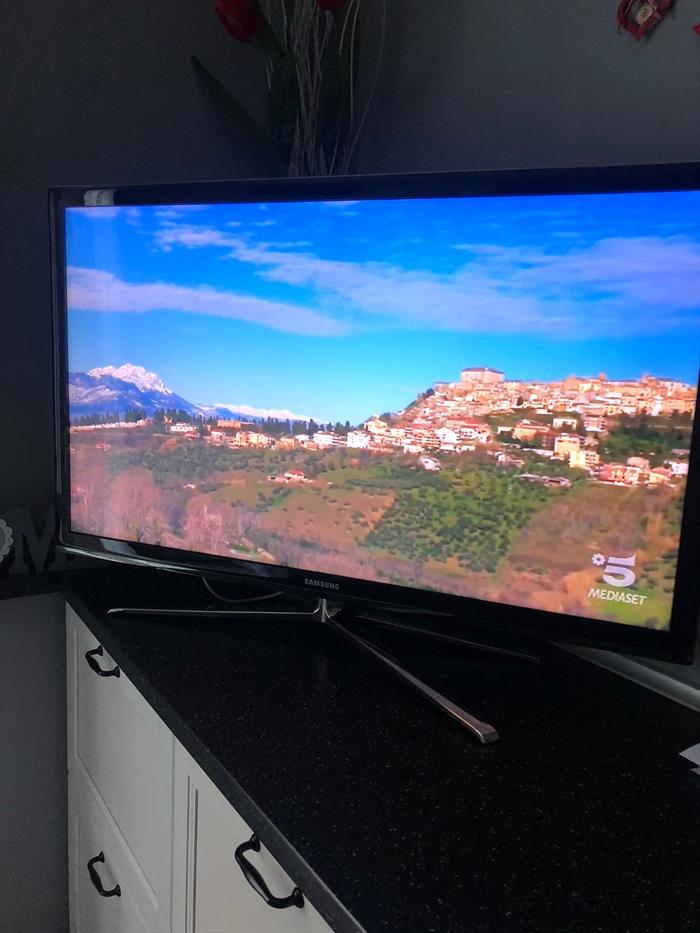 SAMSUNG 42" A LED