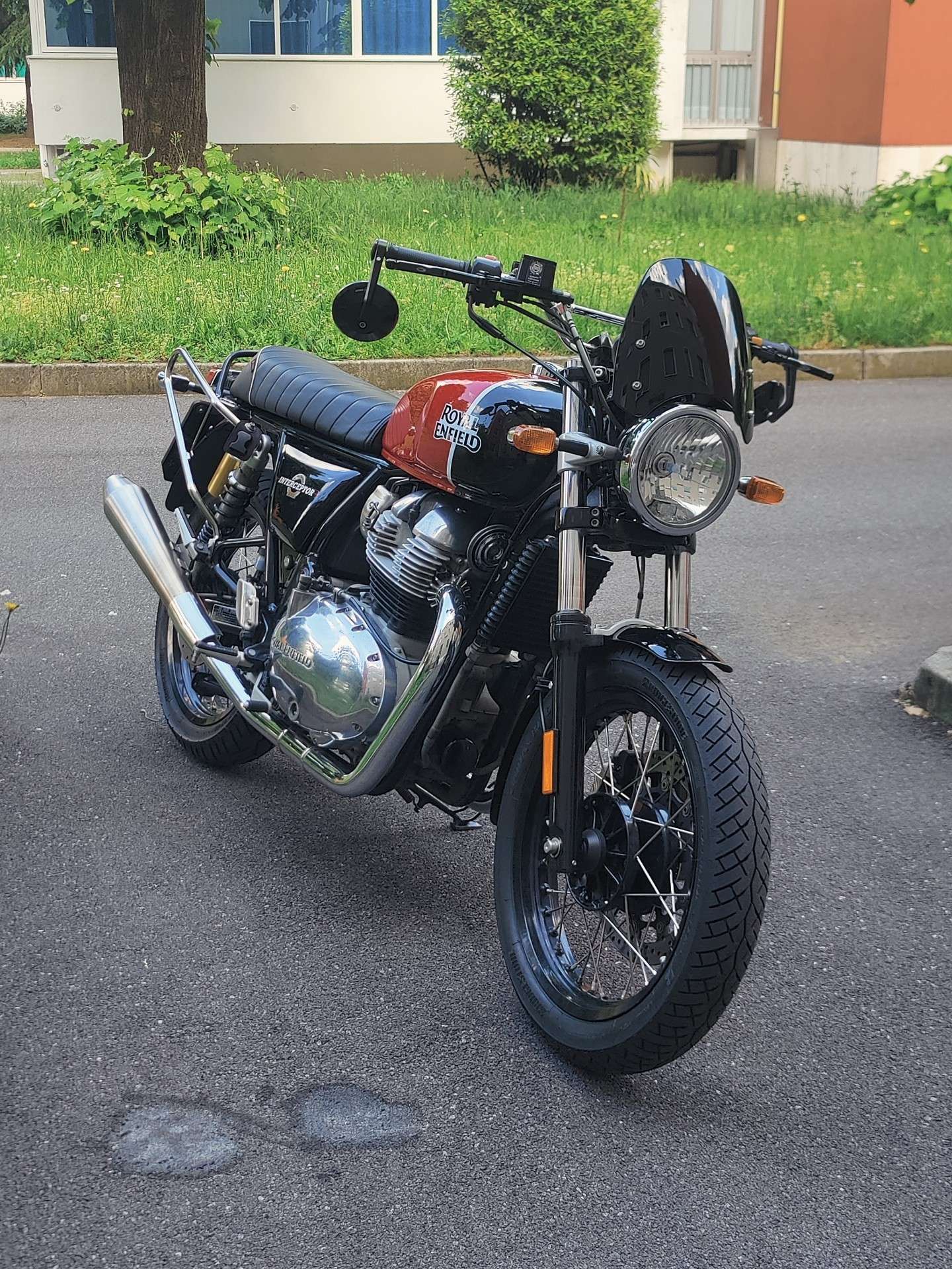 Royal Enfield InterceptorRavishing Red ABS