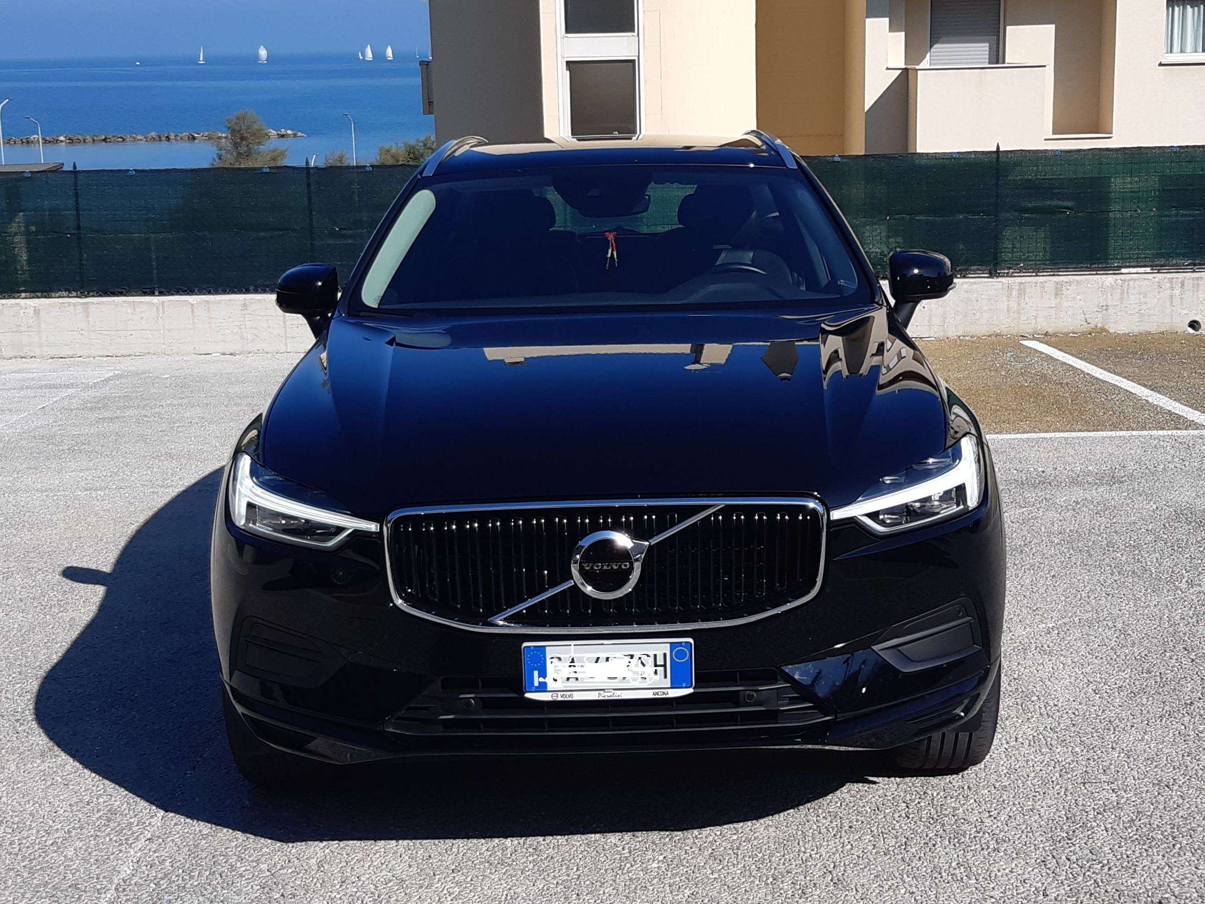 Volvo XC602.0 b4 Momentum Pro awd auto