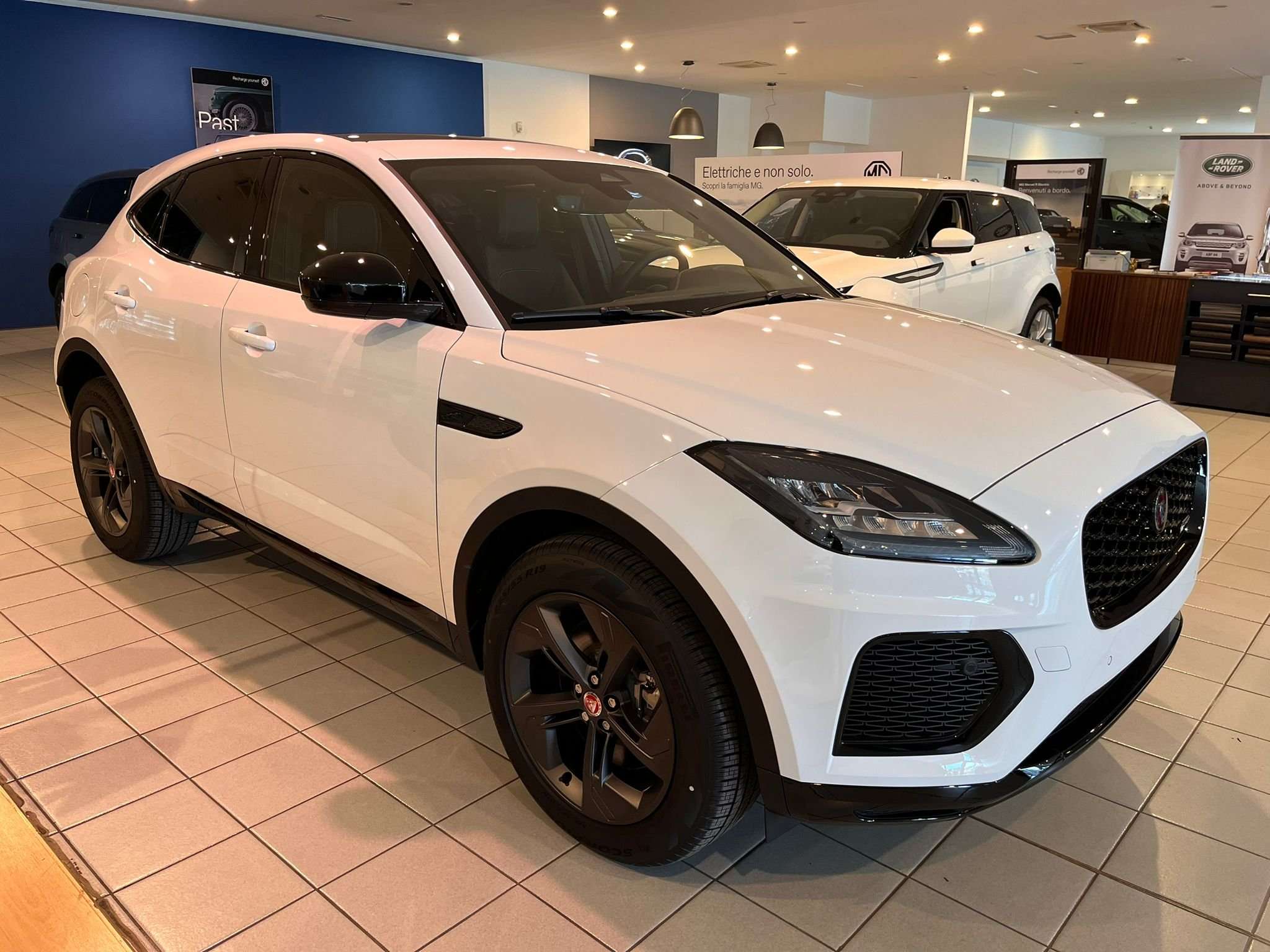 Jaguar E-Pace2.0 P300 R-Dynamic Black awd auto